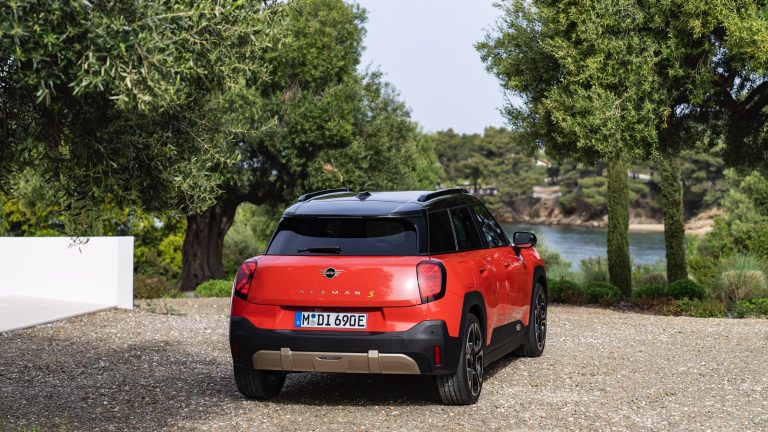 MINI Aceman Variants Compared: E vs SE vs JCW - The.Car
